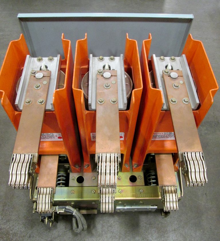 GE PowerVac type VB1-13.8-1000 1200A Vacuum Circuit Breaker - Circuit ...