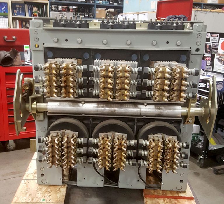 General Electric AKR-7F-100 Electrically Operated Air Circuit Breaker ...