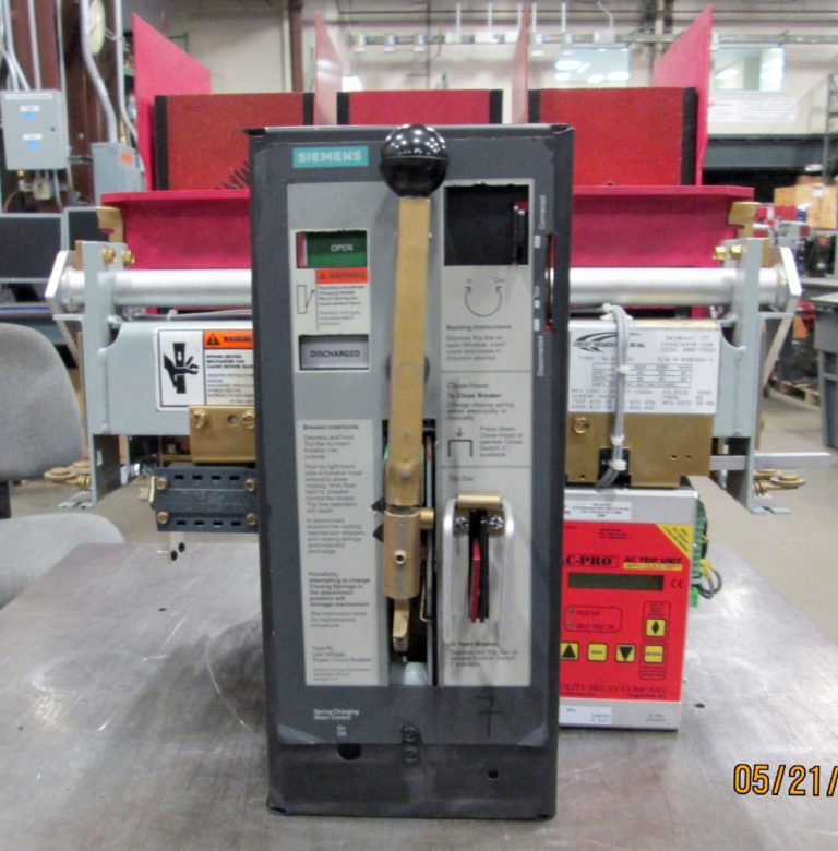 Siemens type RLX-1600 1600AF Extended Interrupting Manually Operated ...